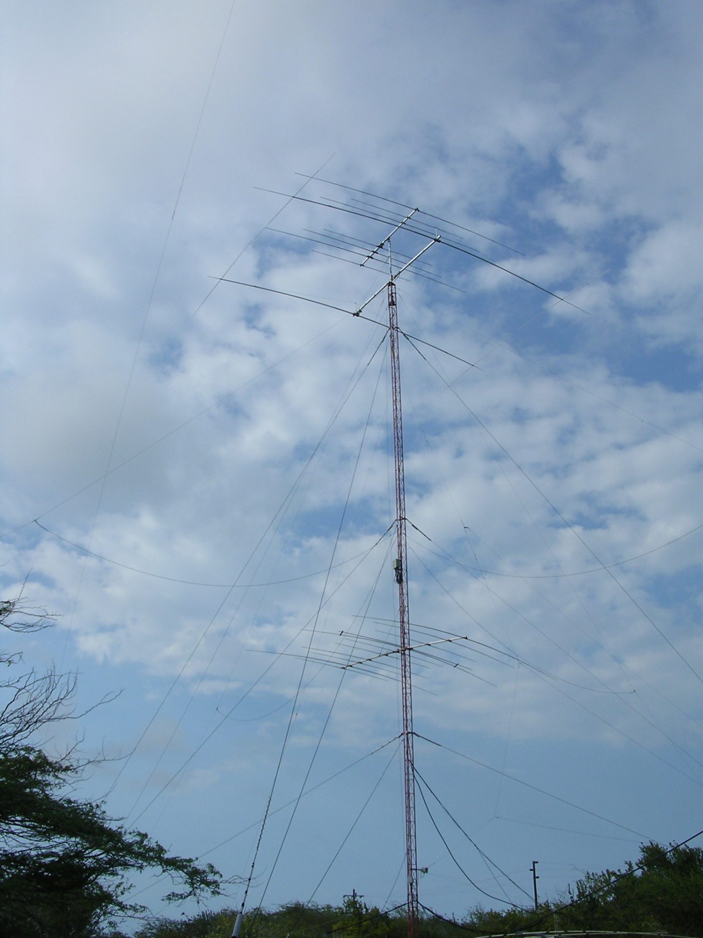 80 Meters – PJ4G Radio House